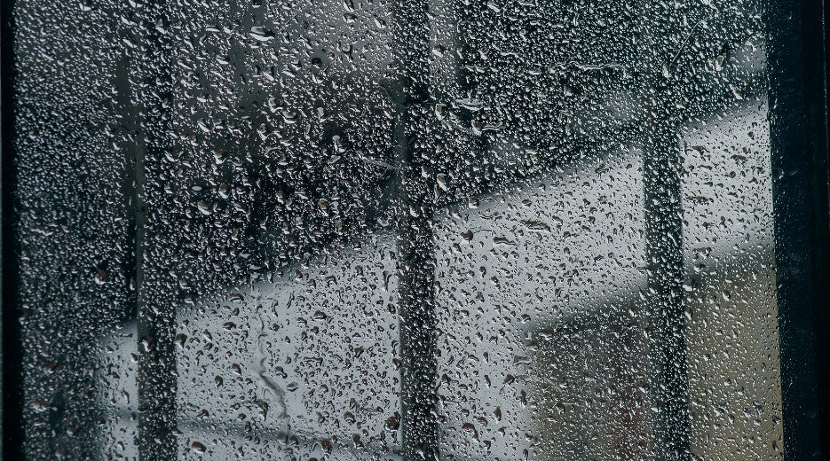 How to Manage Condensation Buildup in Your RV During Cold Weather ...